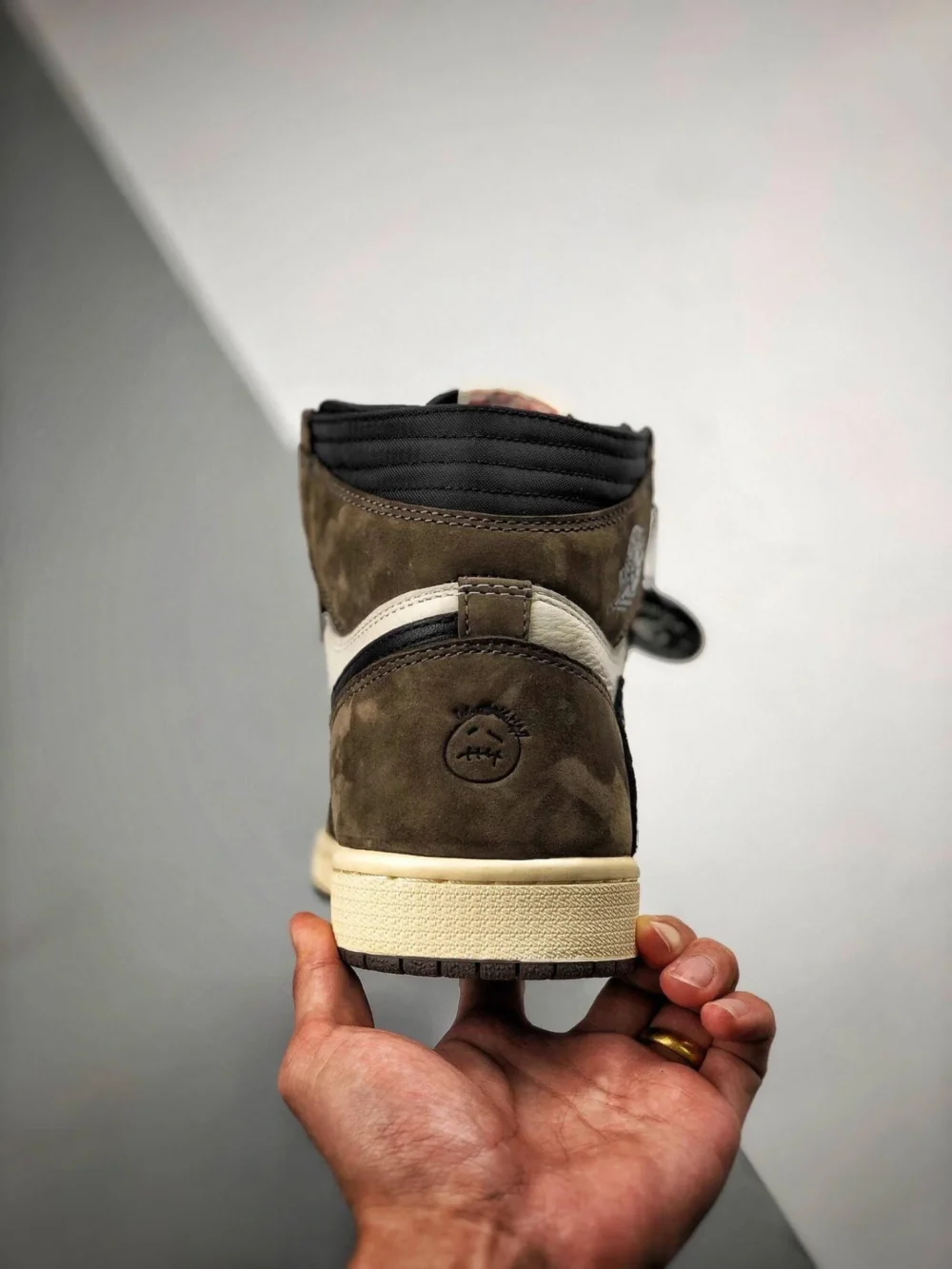 Travis Scott X Nike Air Jordan 1 AJ1 - plsbuy.co.in
